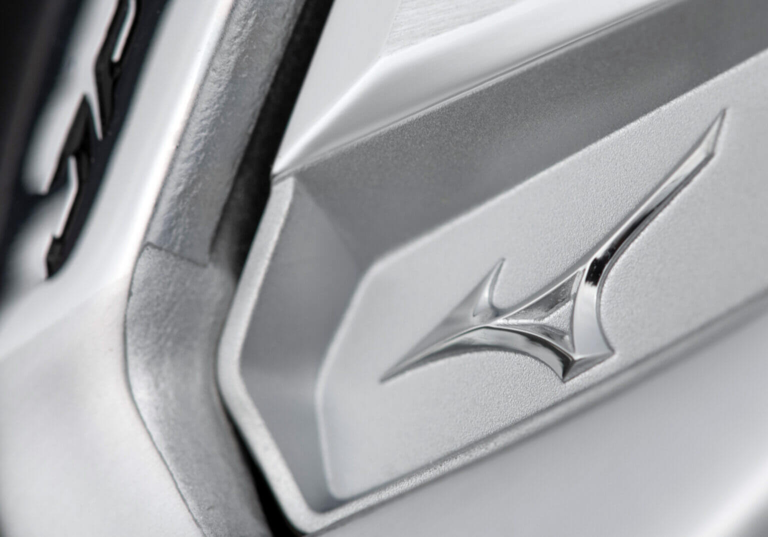 First Look: 2025 Mizuno JPX 925 Hot Metal Irons | MyGolfSpy