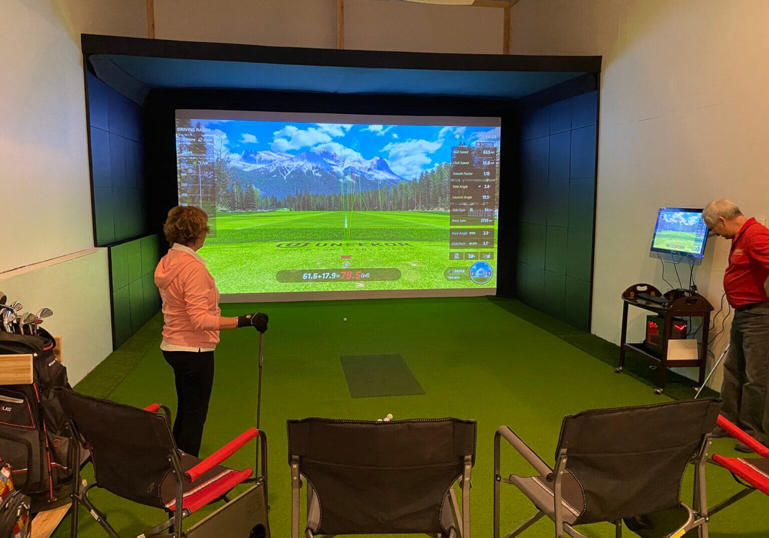 Built-In Home Golf Simulators: For the Mansion Owner In All of Us ...