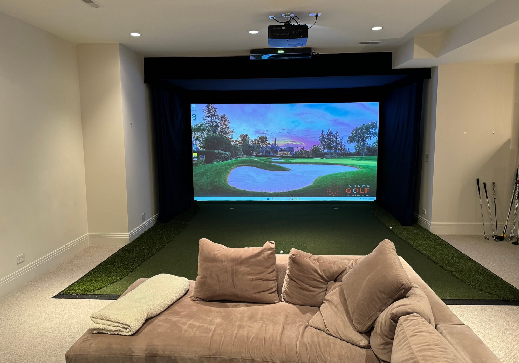 Built-In Home Golf Simulators: For the Mansion Owner In All of Us ...