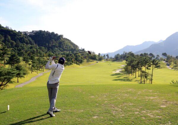 Hit Longer Drives In Golf (Without Losing Accuracy) | MyGolfSpy