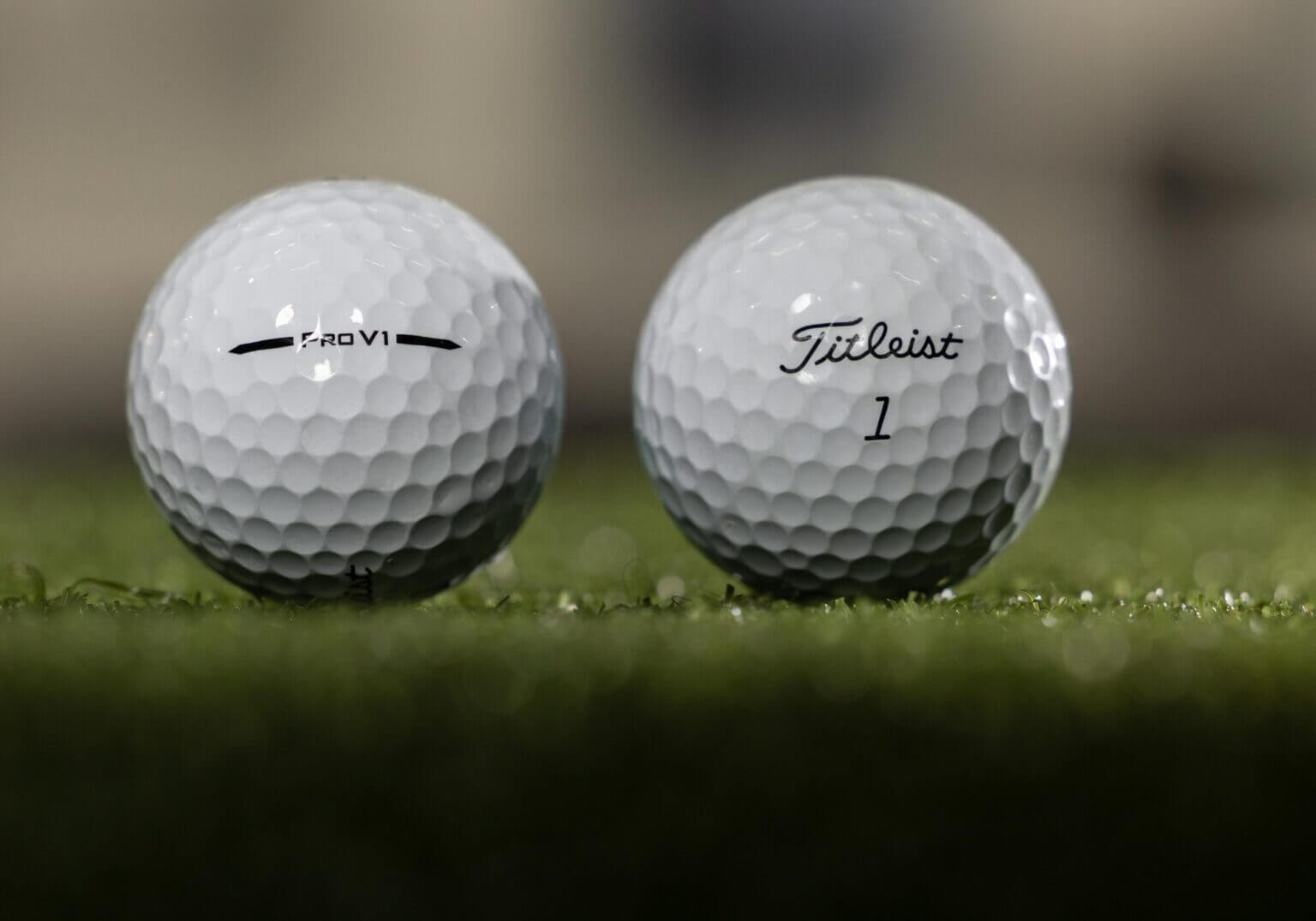Titleist vs. Callaway Golf Balls: Which Is Best For You? (2025 Ball ...