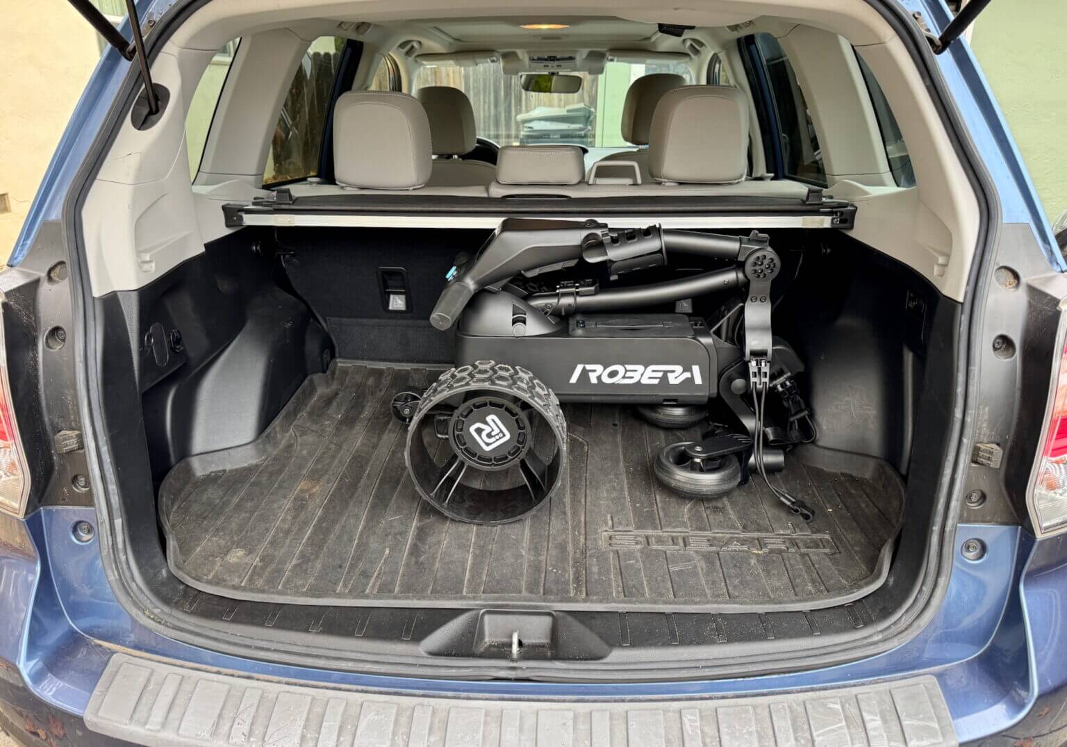 It Follows: The New Robera Pro Electric Cart | MyGolfSpy
