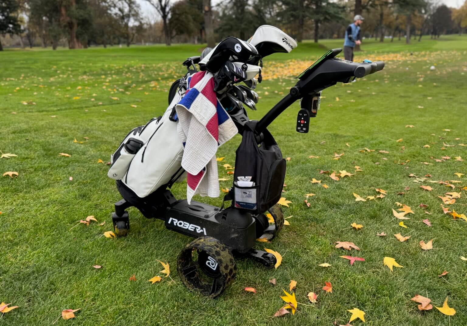 It Follows: The New Robera Pro Electric Cart | MyGolfSpy